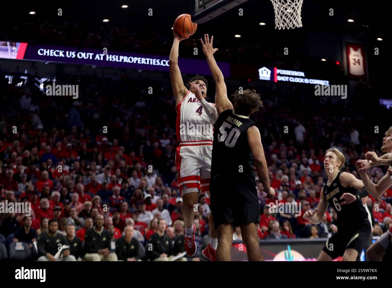 TUCSON, AZ - JANUARY 25: Arizona Wildcats forward Trey Townsend #4 ...