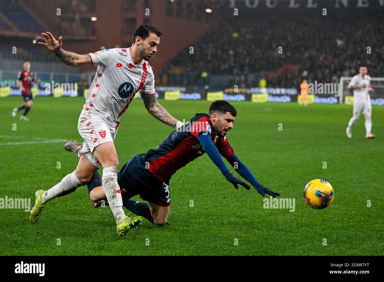 Genova, Italia. 27th Jan, 2025. Genoa's Aaron Martin fights for the ...