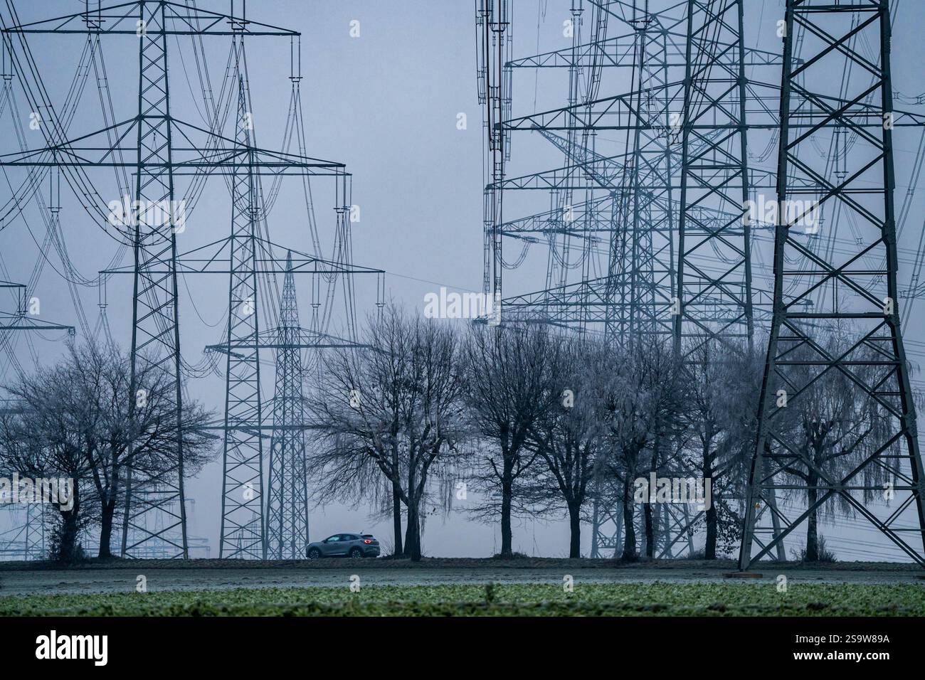 Large power line, 380 KV extra-high voltage lines, near Rommerskirchen ...