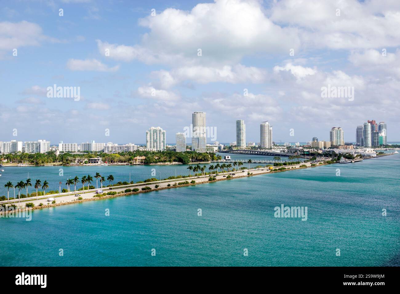 Miami Beach Florida,MacArthur Causeway traffic,Biscayne Bay Government ...