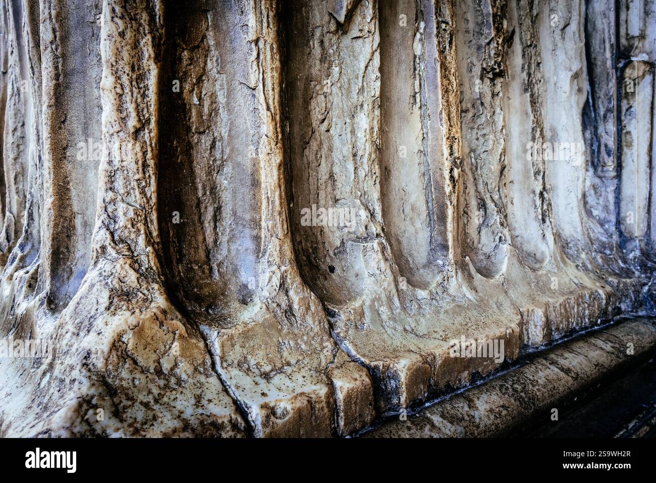 Detail of the columns of the Pantheon in Rome Stock Photo - Alamy