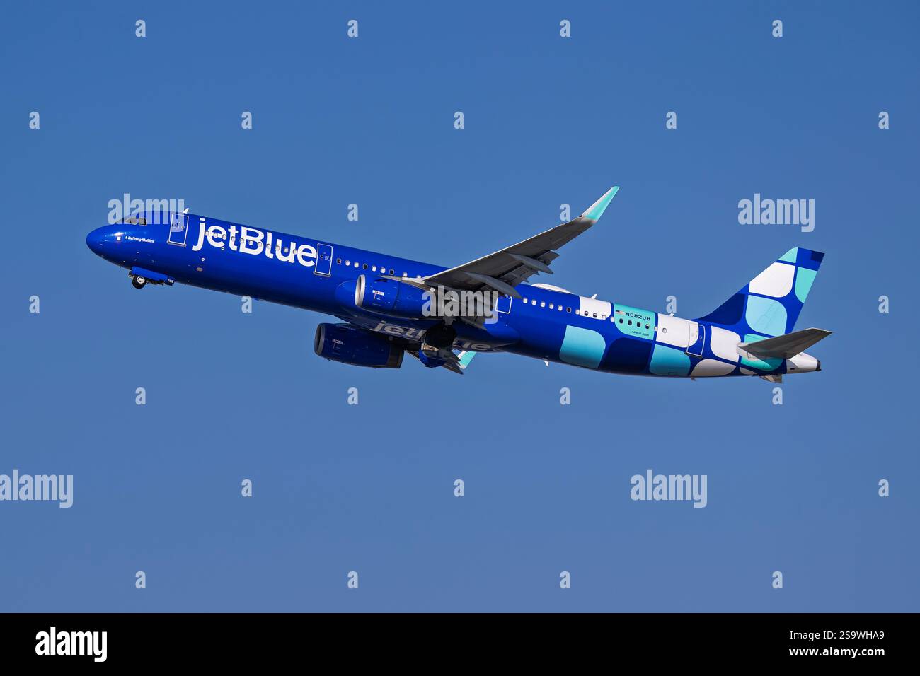 Los Angeles Intl. Airport 1-18-2025 Inglewood, CA USA JetBlue Airways ...