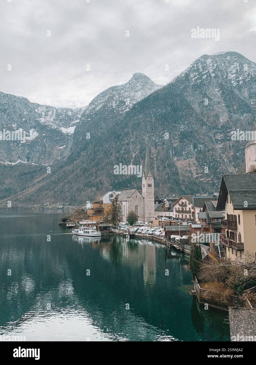 Hallstatt austria winter hi-res stock photography and images - Alamy
