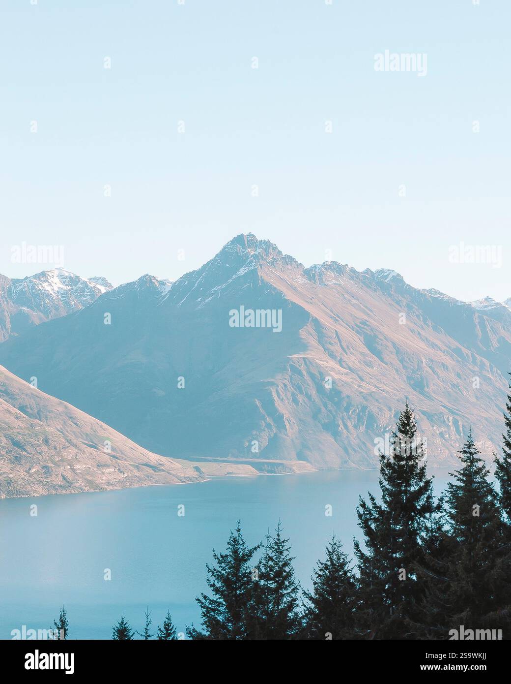 Breathtaking photograph of the Remarkables mountain range in Queenstown ...