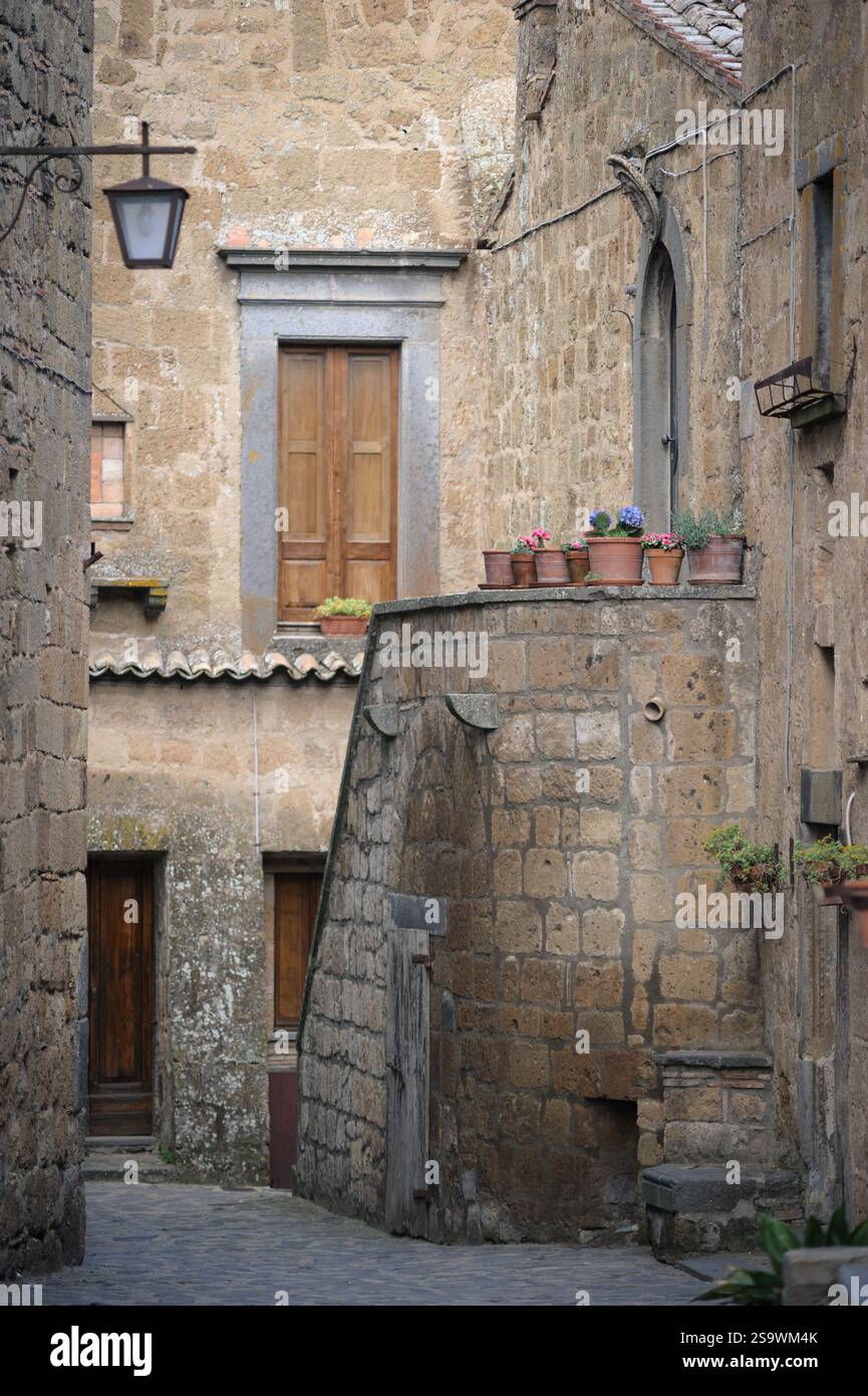 Old Stone Buildings in an Italian Alleyway - Civita di Bagnoregio Stock ...