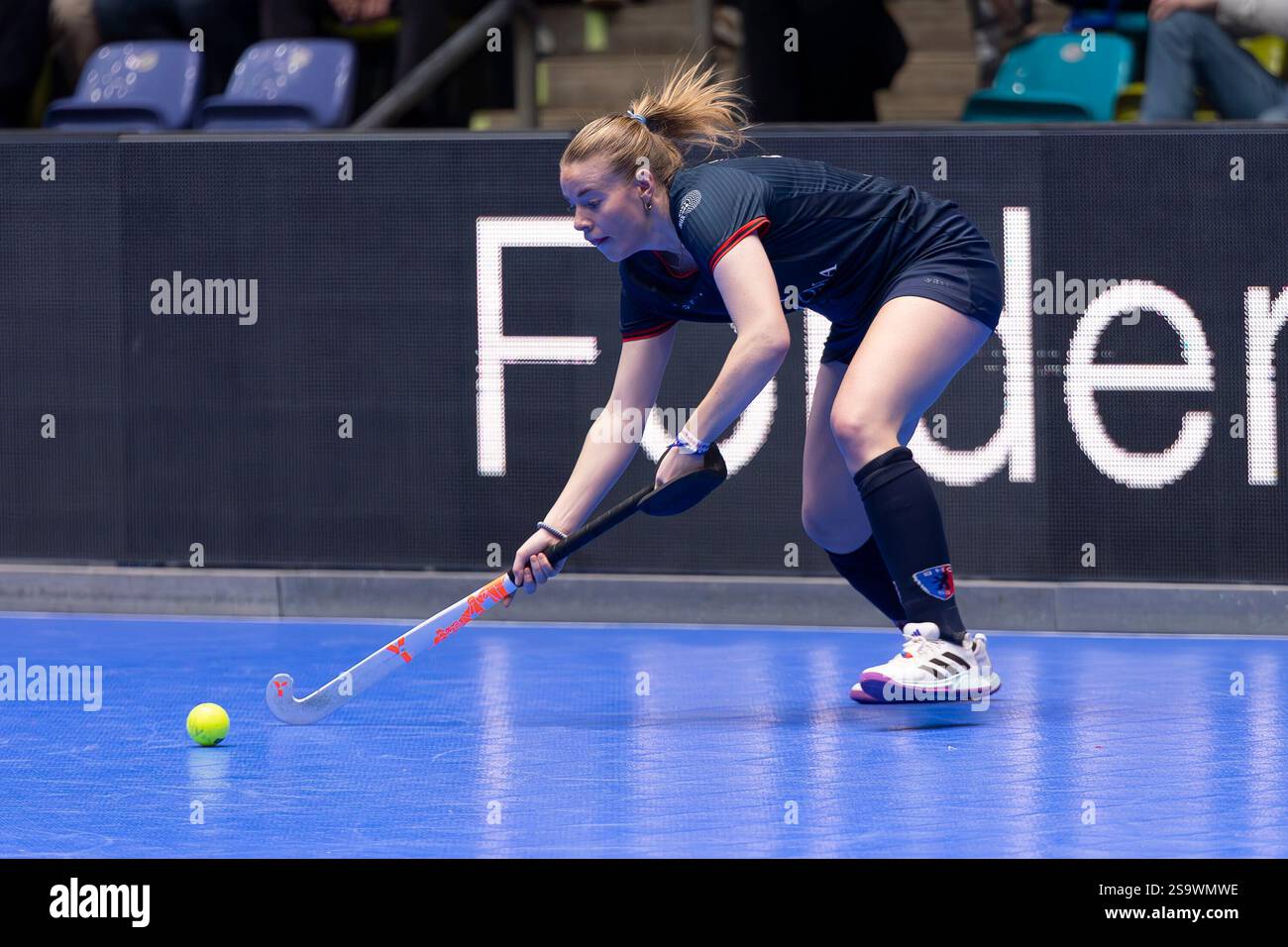 Frankfurt, Deutschland. 25th Jan, 2025. Ida-Marie K?llinger (Berliner HC #24) am Ball ...