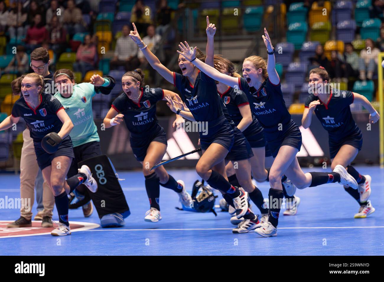 Frankfurt, Deutschland. 25th Jan, 2025. Joana Boehringer/B?hringer (Berliner HC #8) & Stefanie ...