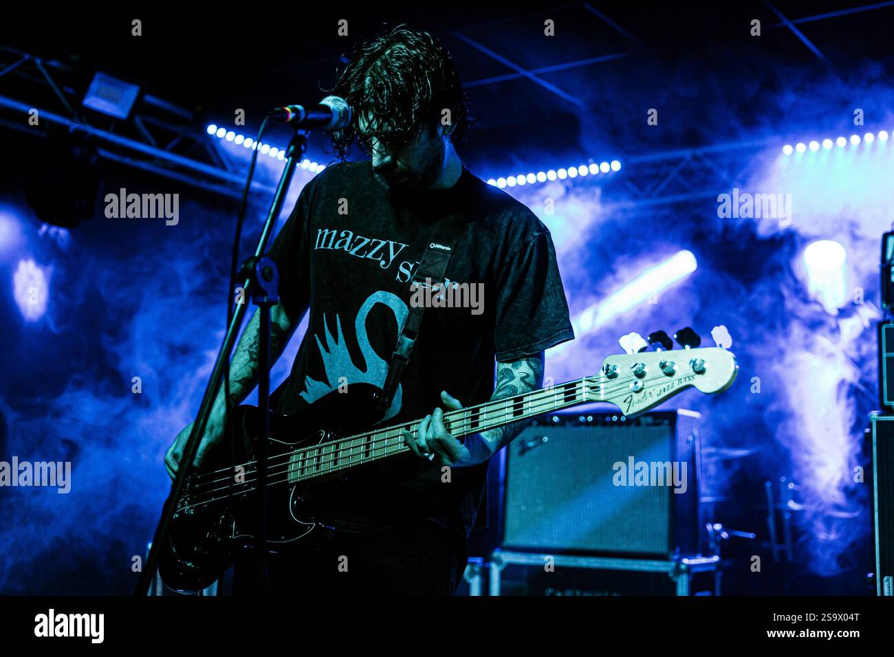 Boneflower (opening Touchè Amorè) live concert at Legend Club - Milan ...