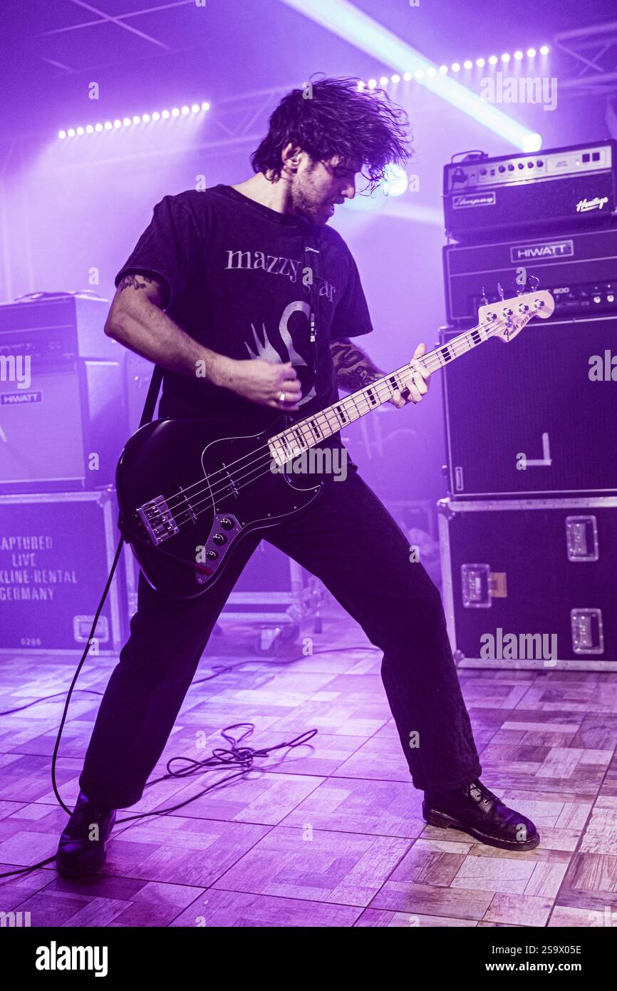 Boneflower (opening Touchè Amorè) live concert at Legend Club - Milan ...