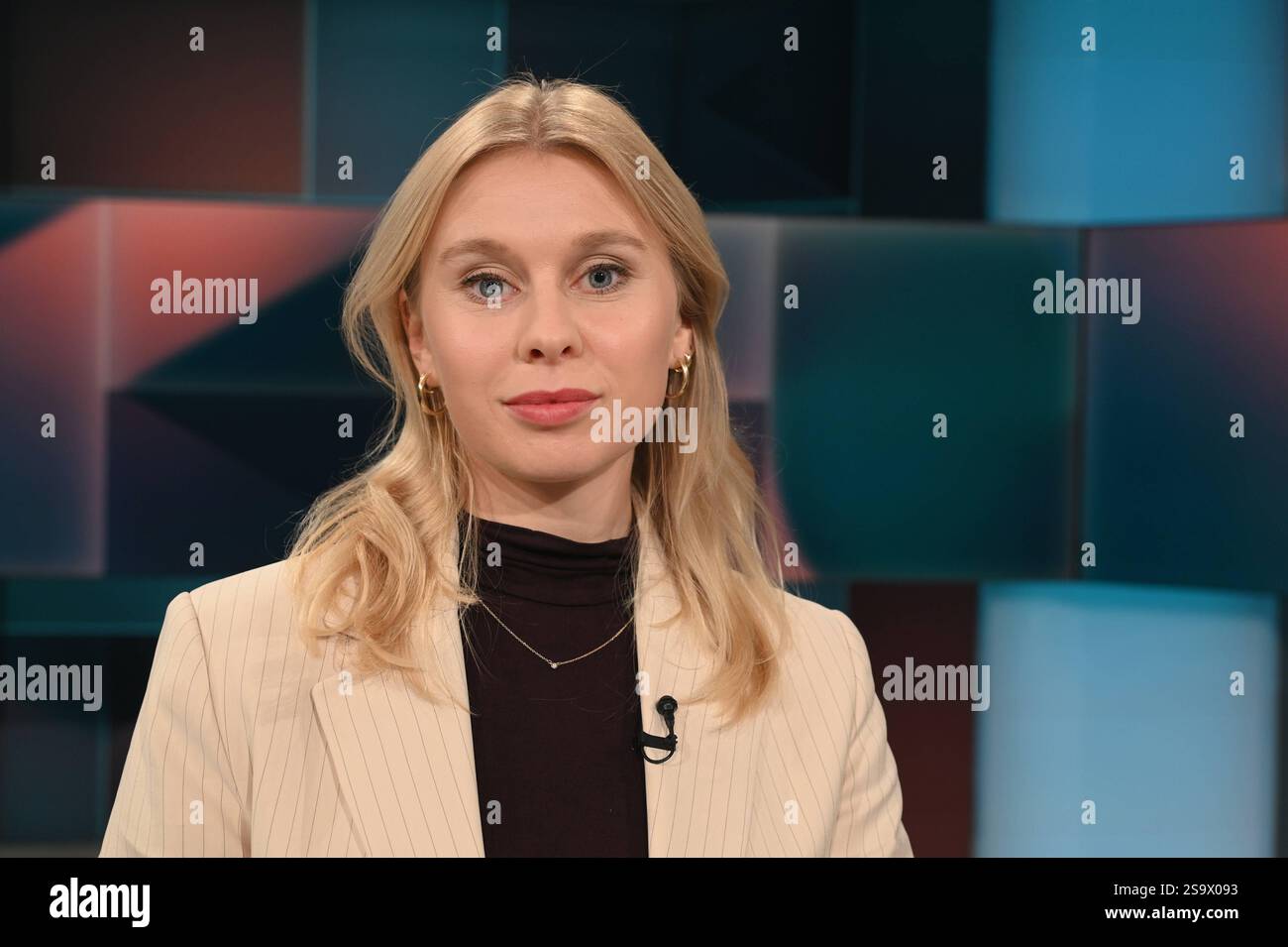 Journalistin Anne-Catherine Beck, ARD-Finanzredaktion und Reporterin ...