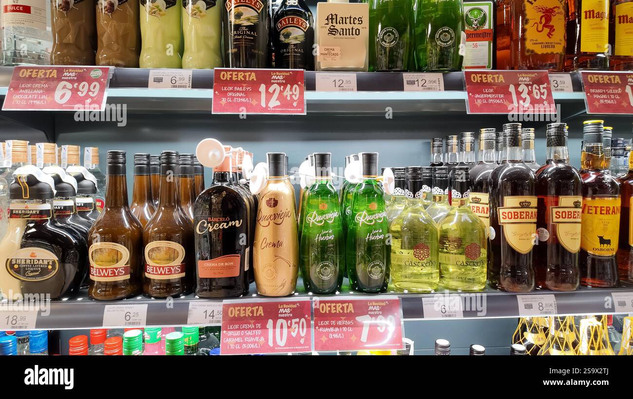 The wine and alcohol section of a supermarket in Spain Stock Photo - Alamy