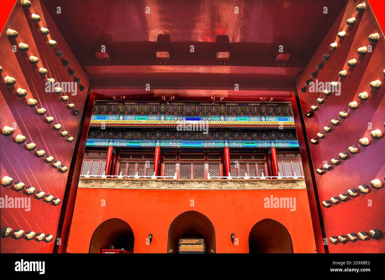 Red gates and doors, Gugong, Forbidden City. Emperor's Palace, Beijing ...