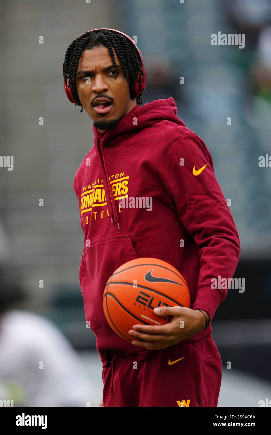 Washington Commanders quarterback Jayden Daniels (5) in action during ...