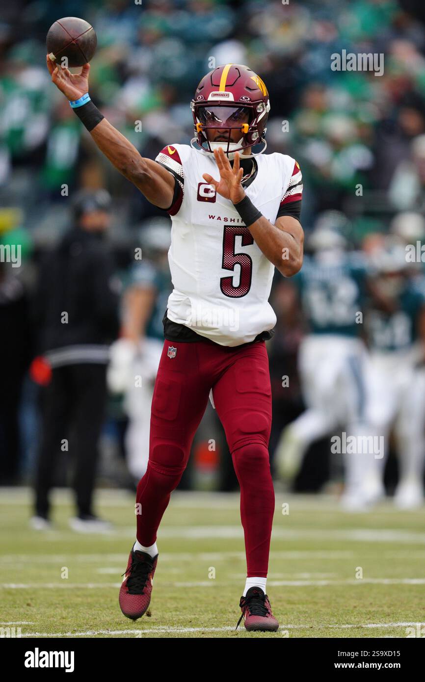 Washington Commanders quarterback Jayden Daniels (5) in action during ...