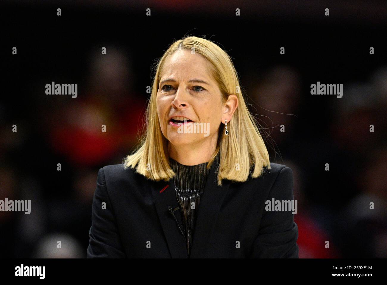 Maryland head coach Brenda Frese in action during the first half of an ...