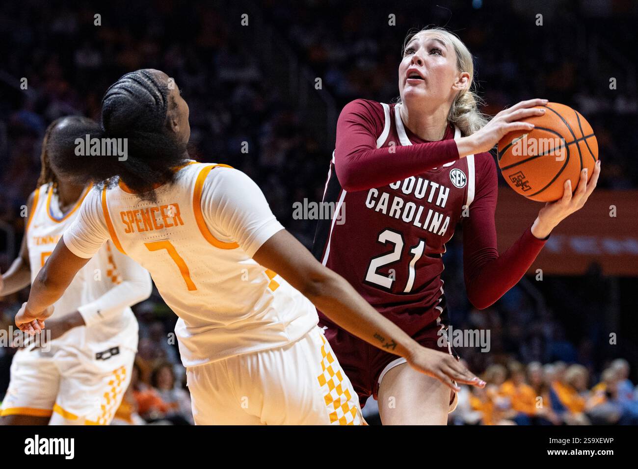 Tennessee guard Samara Spencer (7) falls backward as South Carolina ...