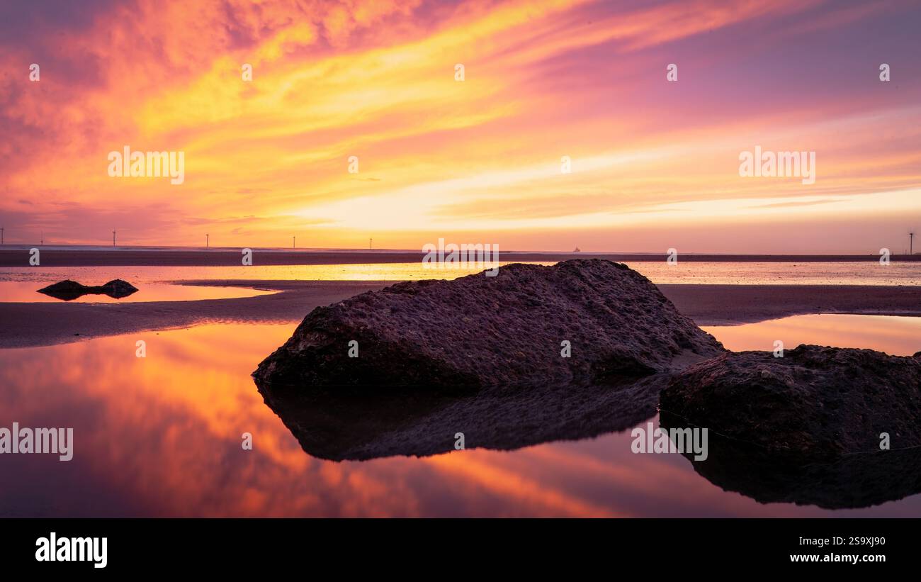 Long exposure photography of rock pools on Cambois Beach ...