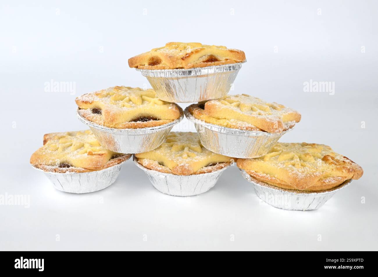 Mince pie with top hi-res stock photography and images - Alamy