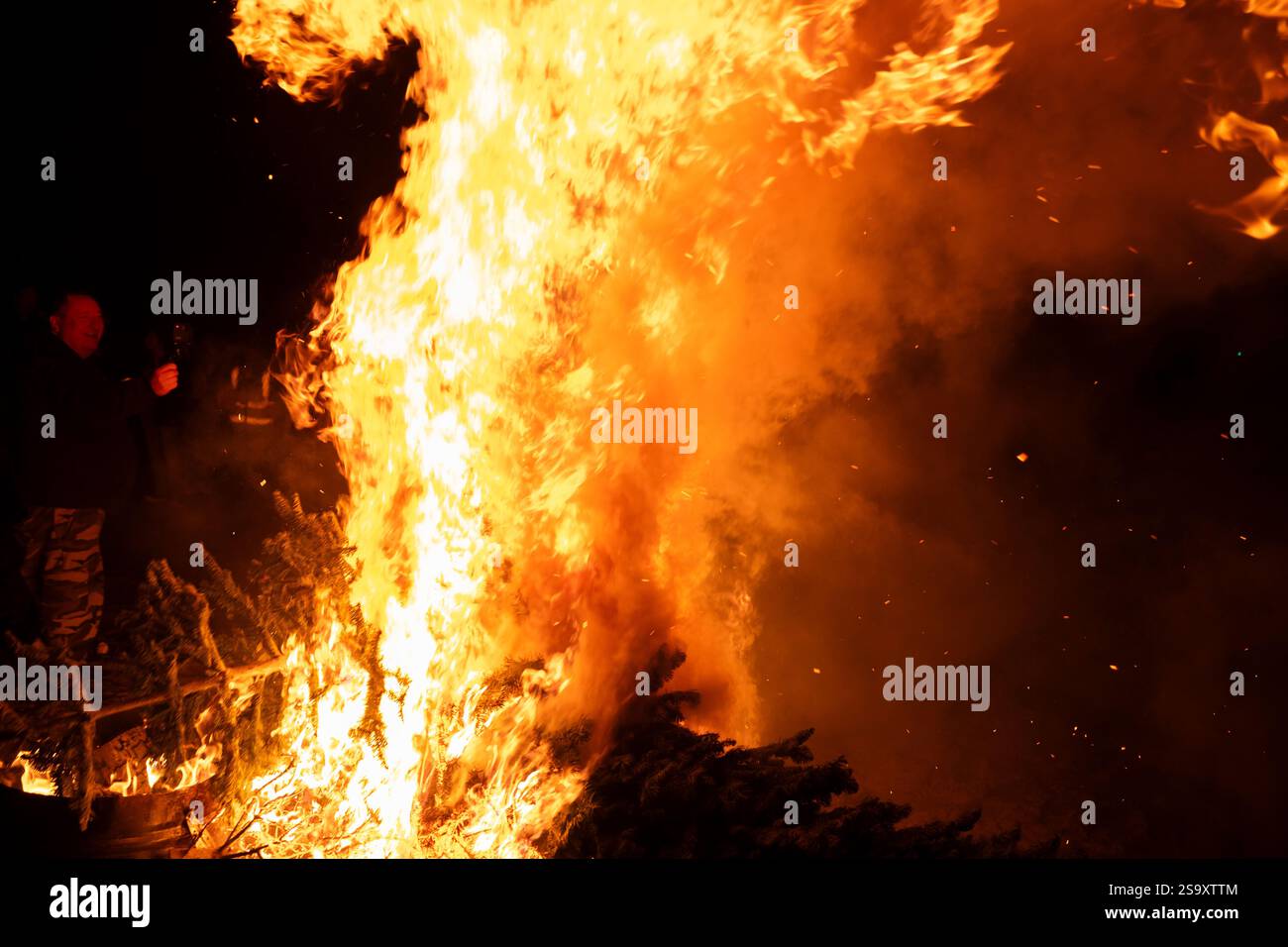 Seattle, USA. 9th Jan, 2025. The annual Christmas tree bonfire on ...