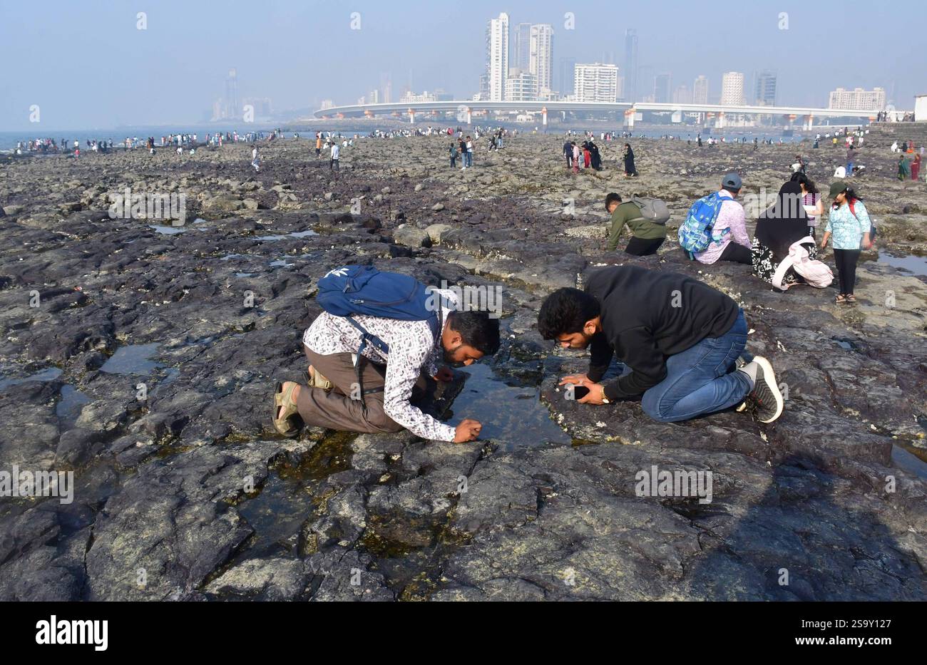 Mumbai, India. 27th Jan, 2025. MUMBAI, INDIA - JANUARY 27: Participants ...
