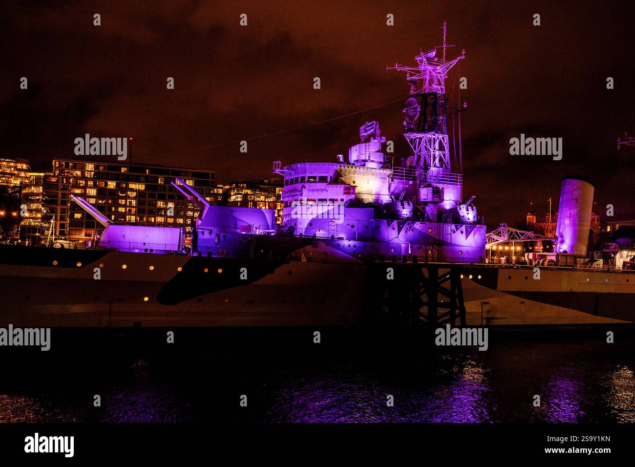 London, UK. 27th Jan, 2025. HMS BELFAST Light Cruiser on the River ...