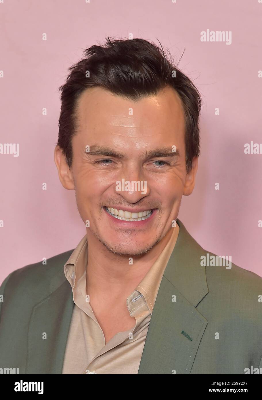 Hollywood, USA. 27th Jan, 2025. Rupert Friend arriving at Warner Bros ...