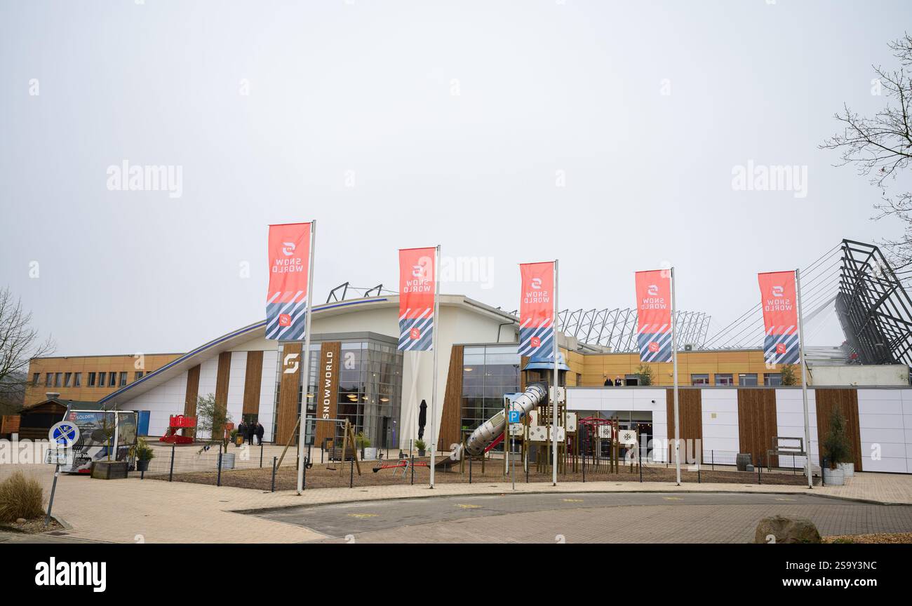 Bispingen, Germany. 21st Jan, 2025. View of the SnowWorld indoor ski ...