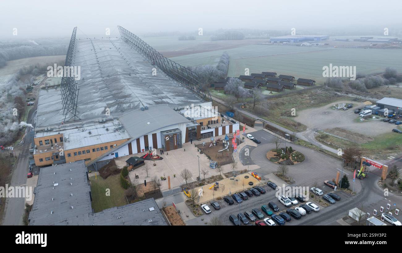 Bispingen, Germany. 21st Jan, 2025. View of the SnowWorld indoor ski hall (shot with a drone ...