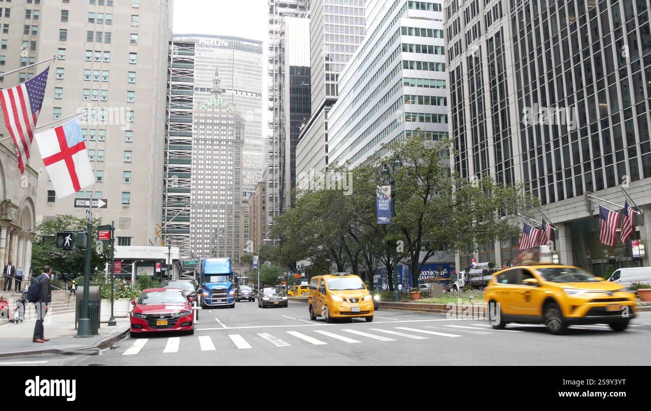 New York City, United States - 11 Sept 2023: Manhattan Midtown street ...