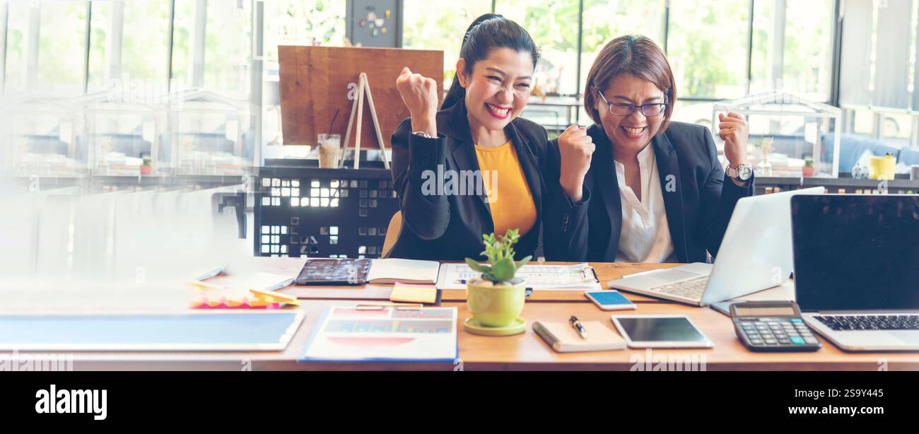 Banner Happy success business woman partner meeting working together in ...