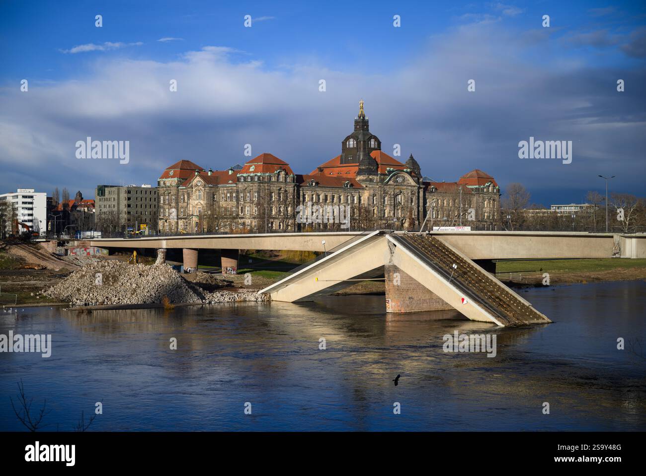 Dresden, Germany. 27th Jan, 2025. View of the partially collapsed ...
