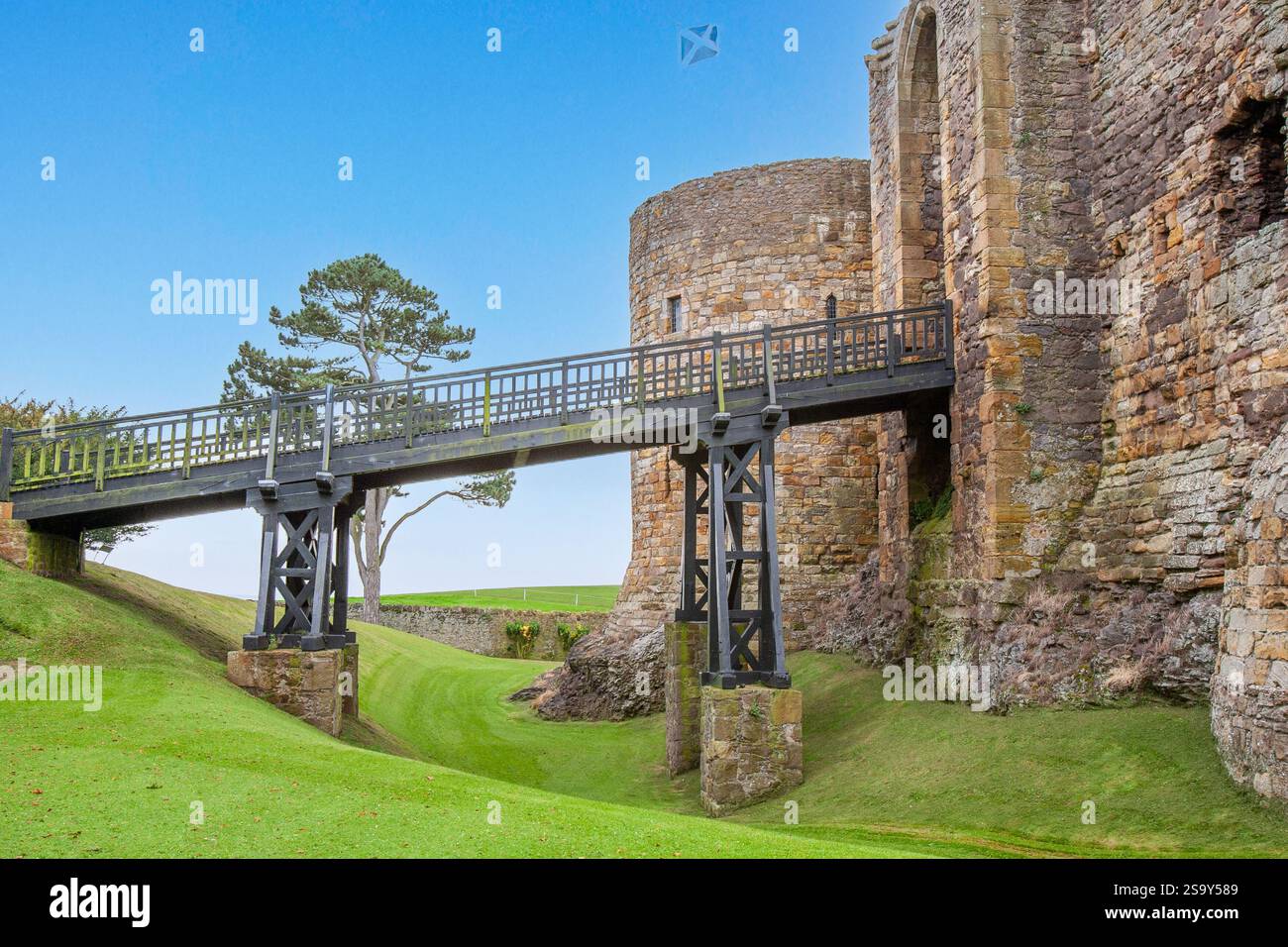 Dirleton Castle in East Lothian , Scotland , UK Stock Photo - Alamy