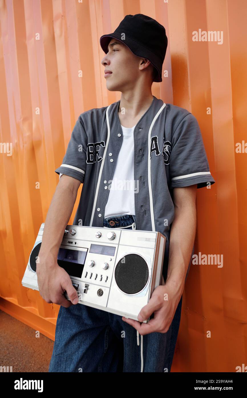 Man boombox hi-res stock photography and images - Alamy