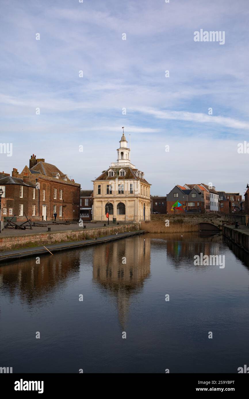 King's Lynn Custom House reflected in the water at Purfleet Quay ...