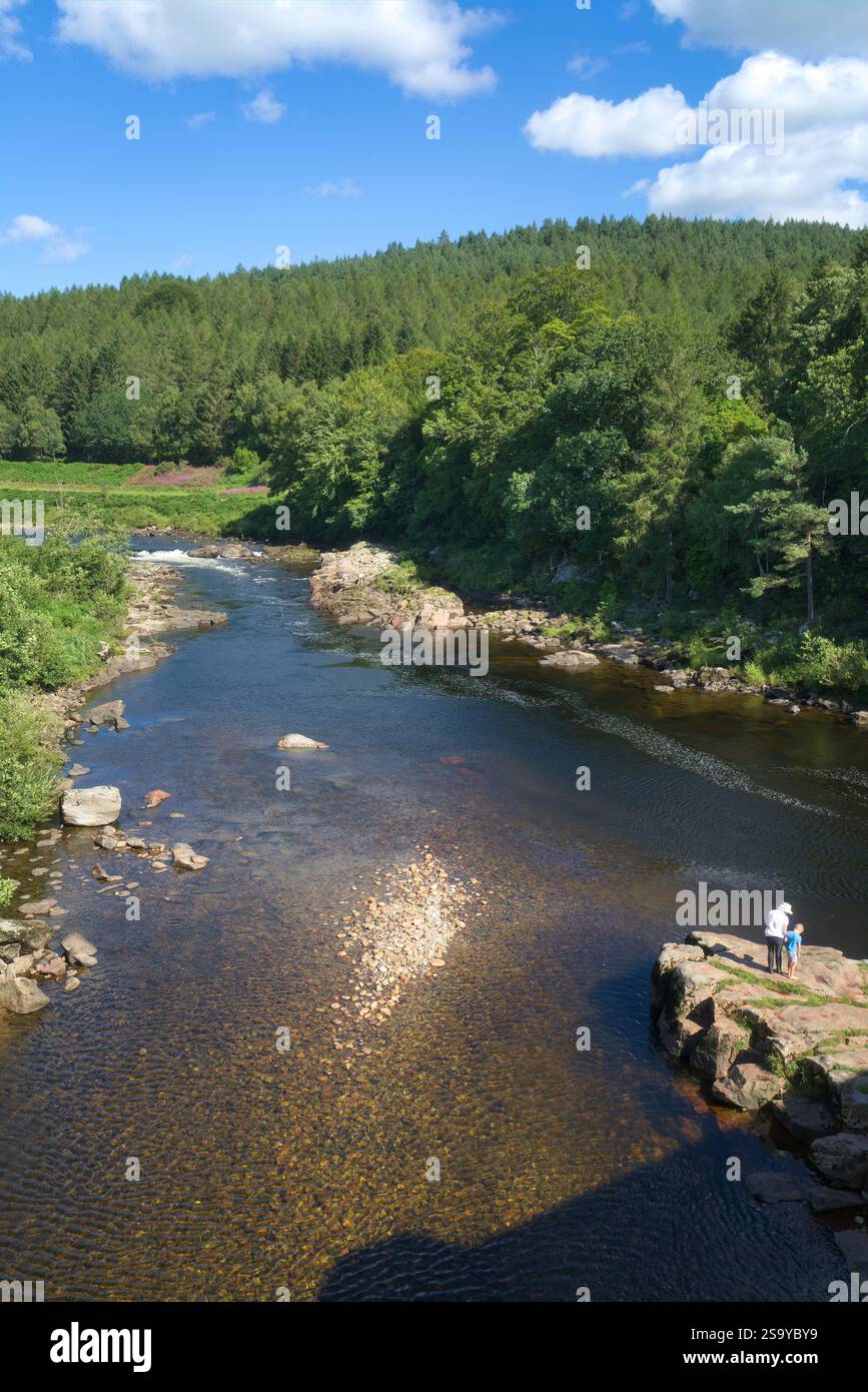 Historic Potarch Bridge over the River Dee between Banchory and ...