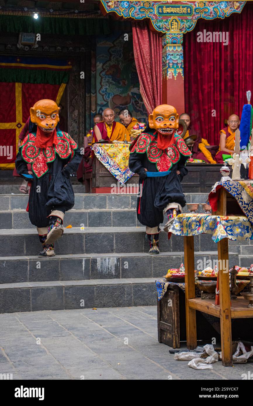 The two black men are servants of, Shalung Genyen Chenpo perfomr Mi-Nak ...