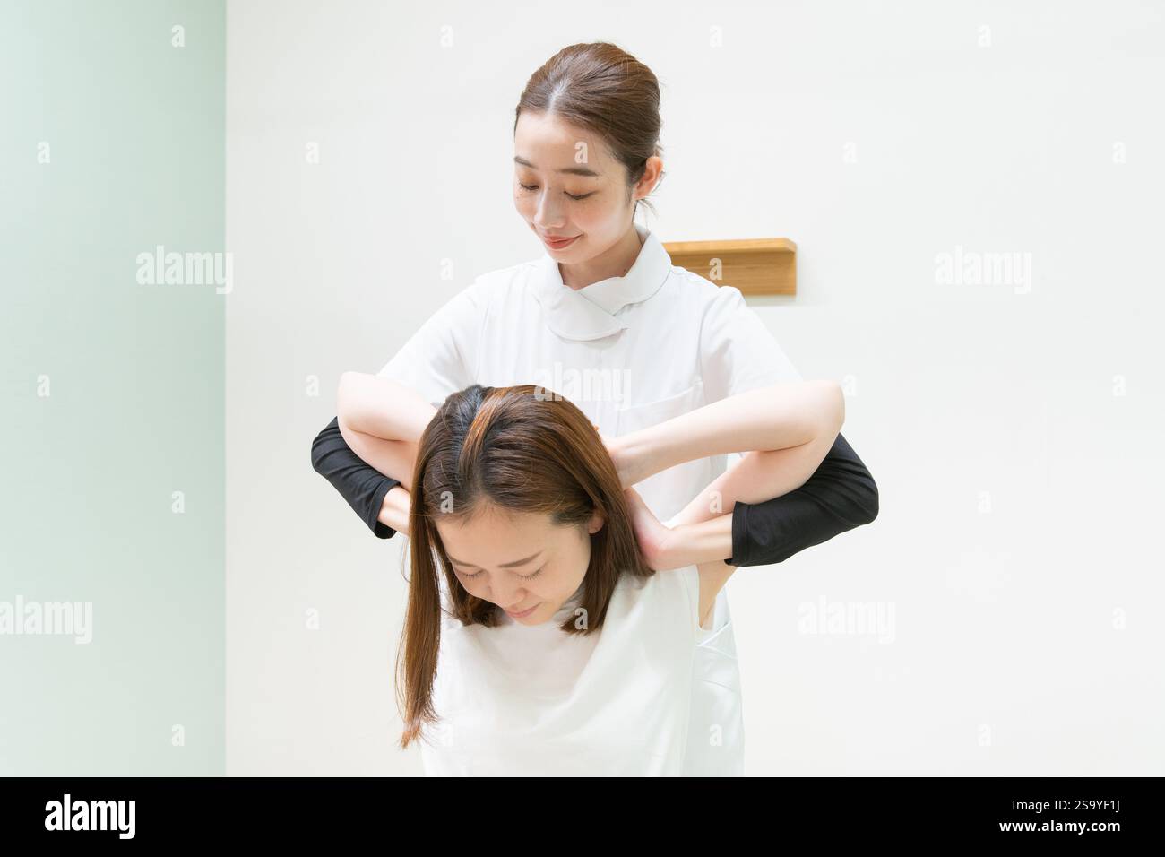 Bodywork, massage, shoulder problems Stock Photo - Alamy