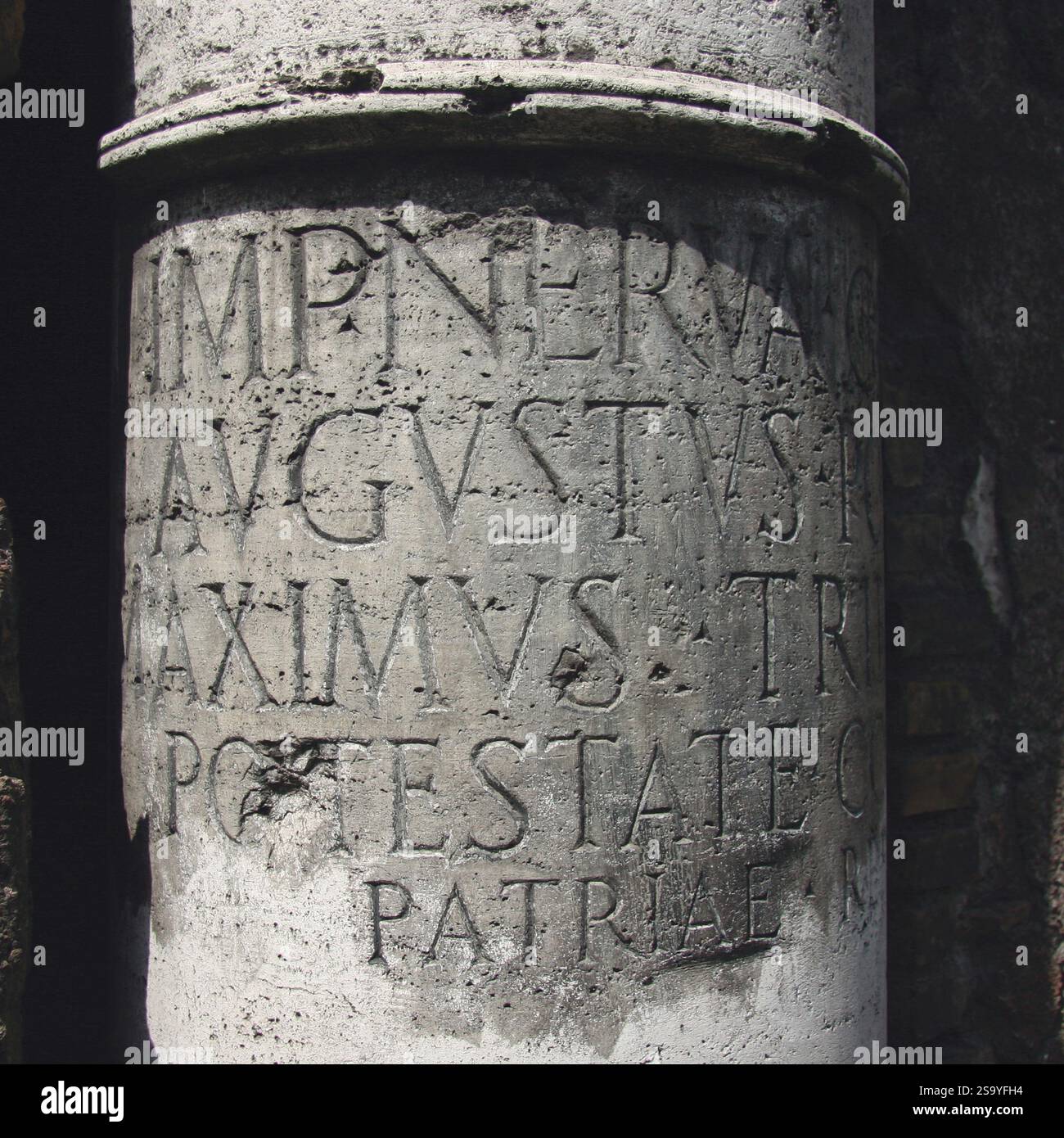 Milestone appian way hi-res stock photography and images - Alamy