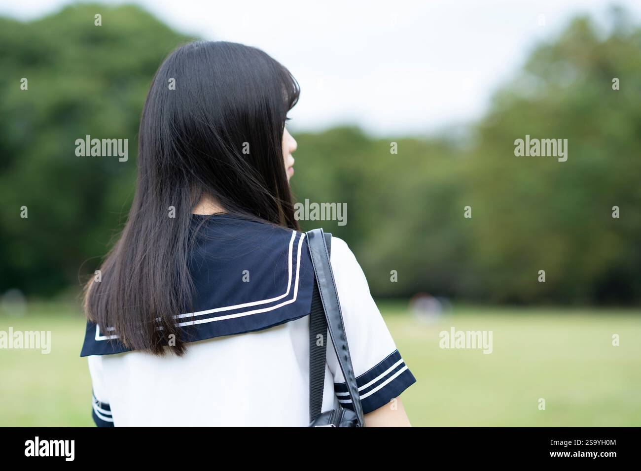 female high school student taken so that the face was not clearly ...