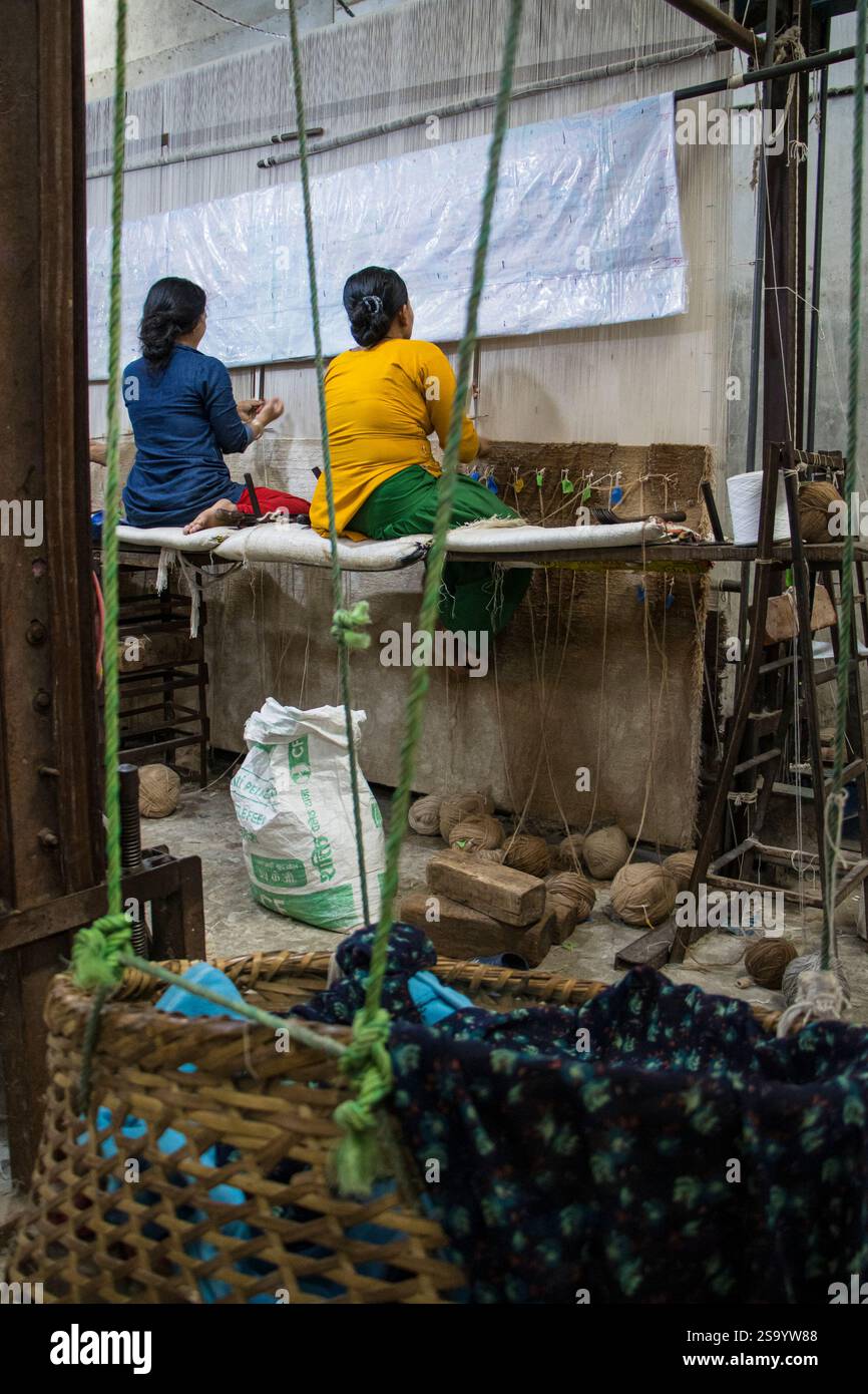 Carpet Factory workers weaving carpets. Bouddha, Kathmandu, Nepal Stock ...