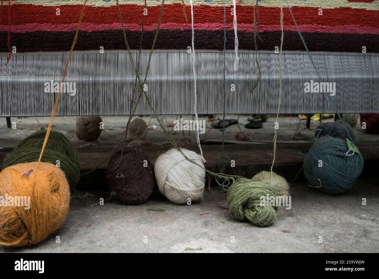 Carpet Factory workers weaving carpets. Bouddha, Kathmandu, Nepal Stock ...