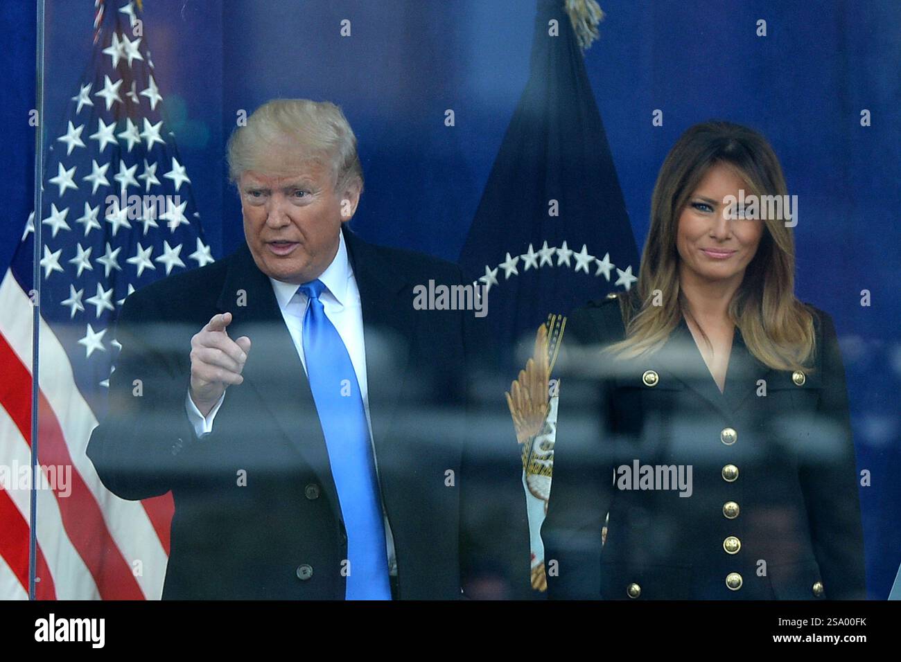 US President Donald Trump and Melania Trump at Veterans Day Parade in ...