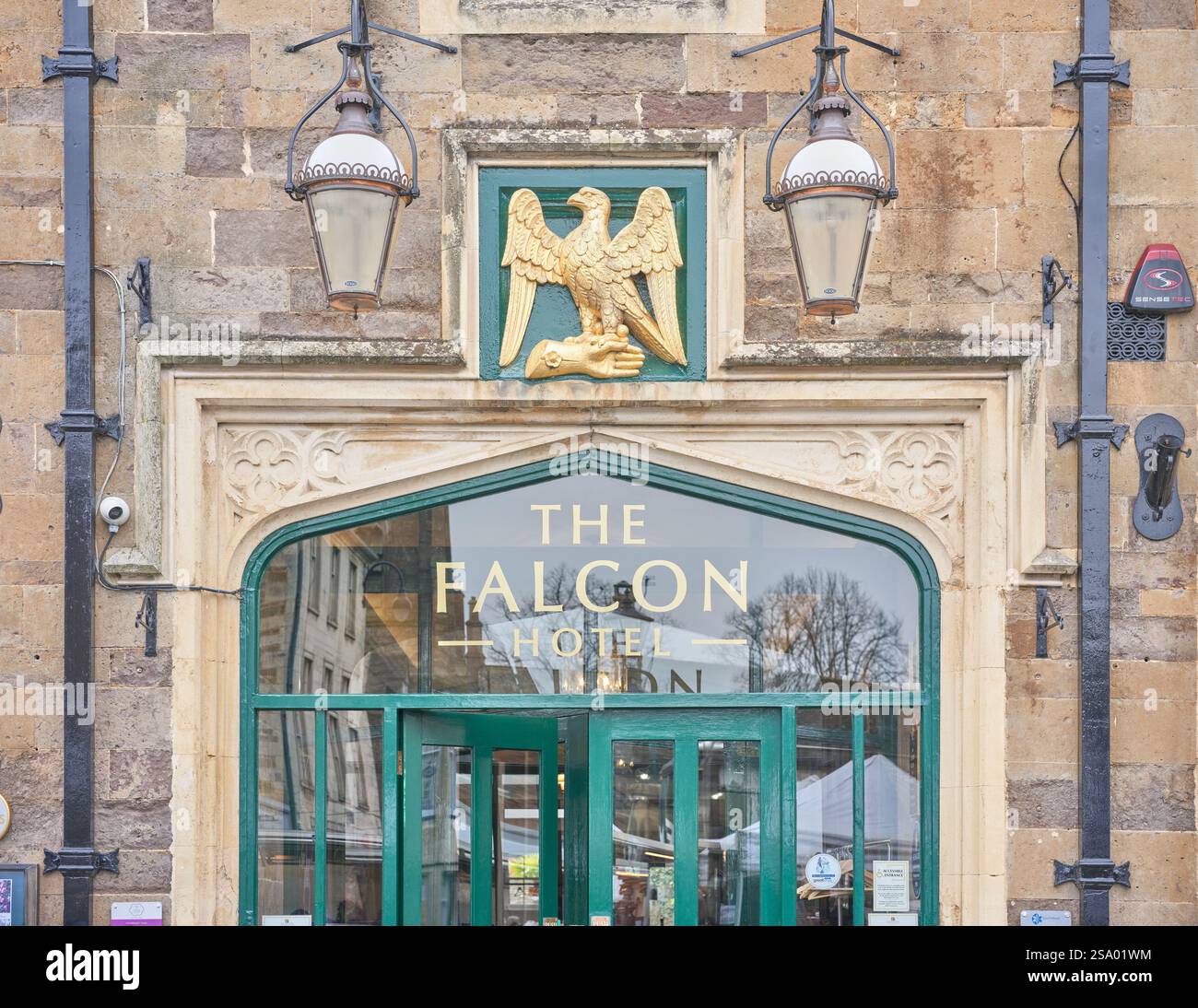 The Falcon hotel at the market town of Uppingham, England Stock Photo ...