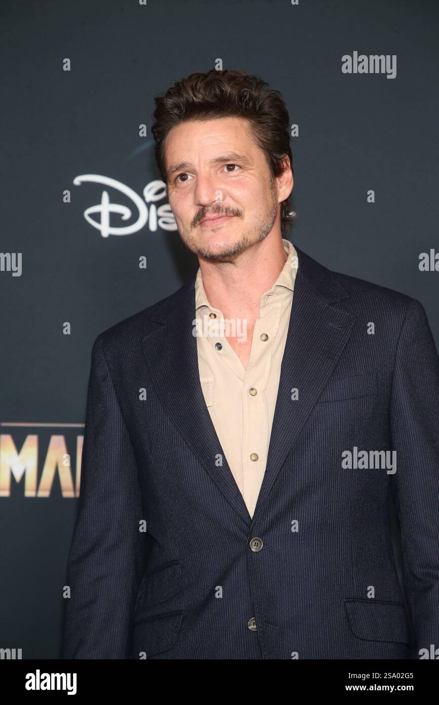Pedro Pascal at the 'The Mandalorian' TV show premiere, Arrivals, El ...