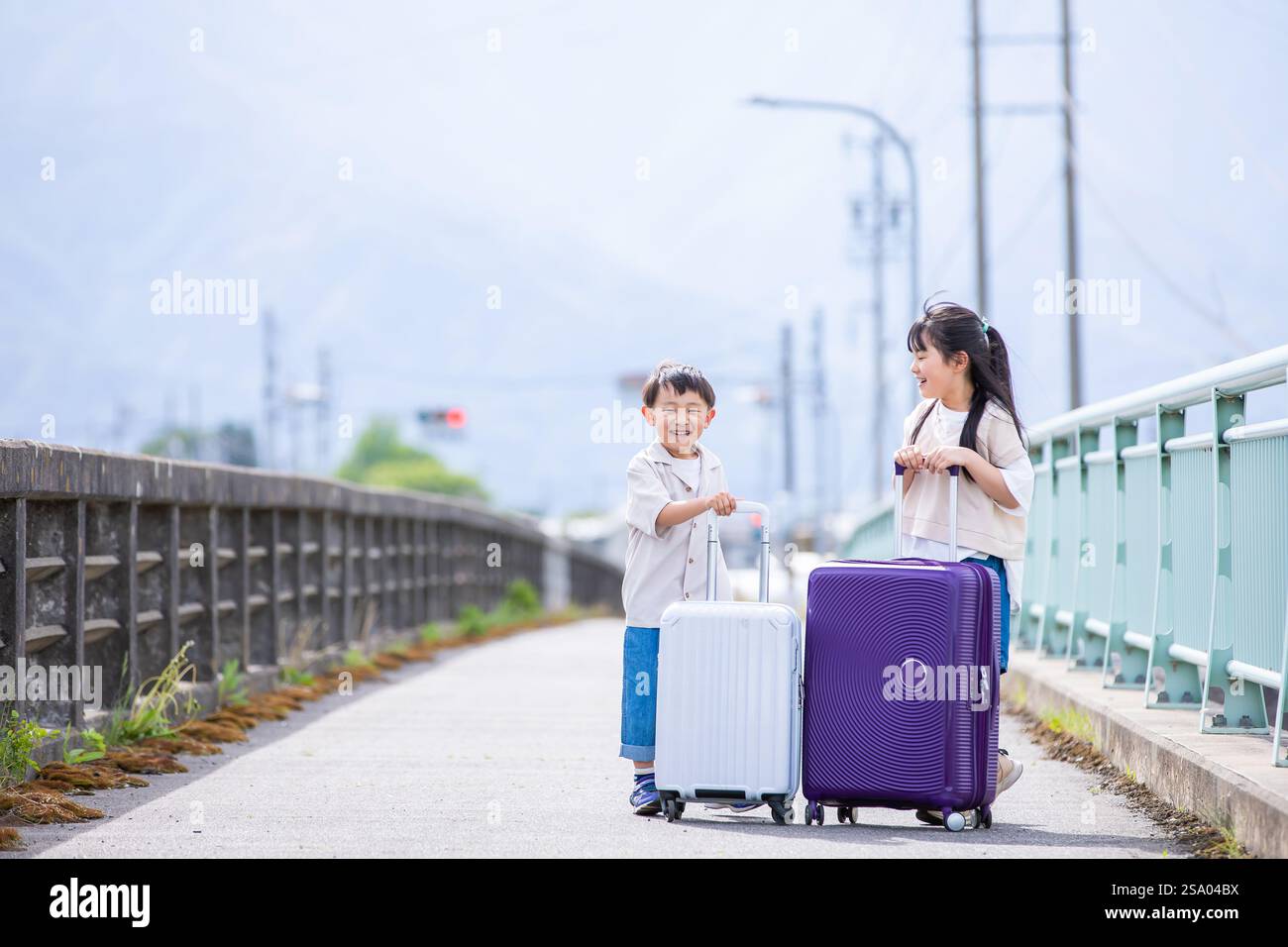 School suitcase hi-res stock photography and images - Alamy