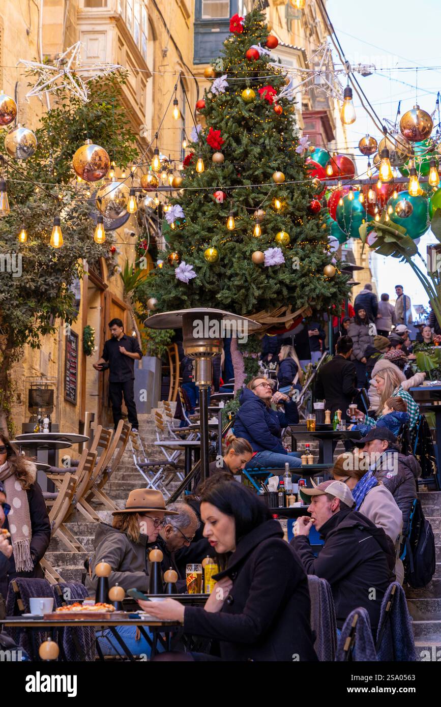 Christmas Street Scene in Valletta, Valletta, Malta, Southern Europe ...