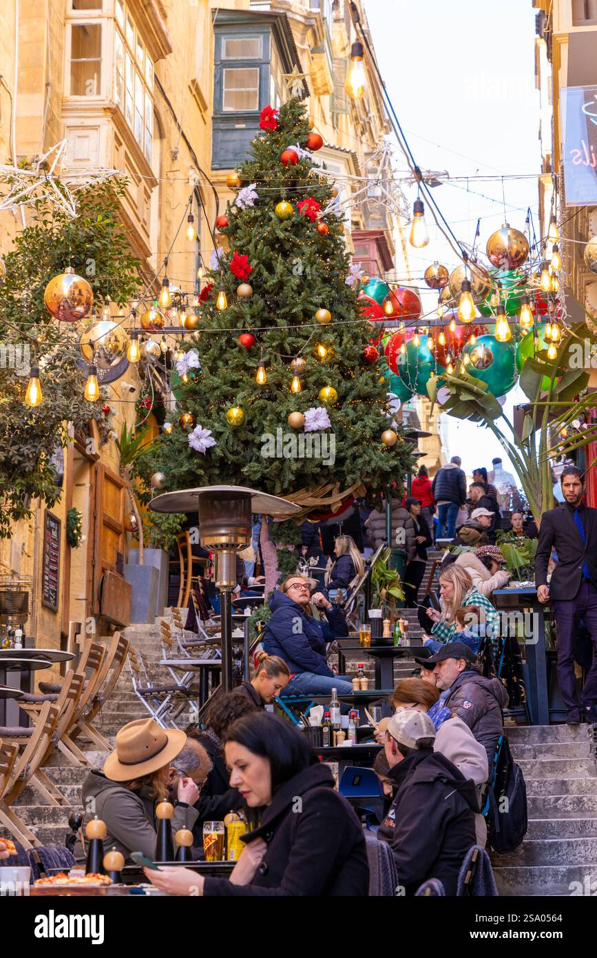 Christmas Street Scene in Valletta, Valletta, Malta, Southern Europe ...