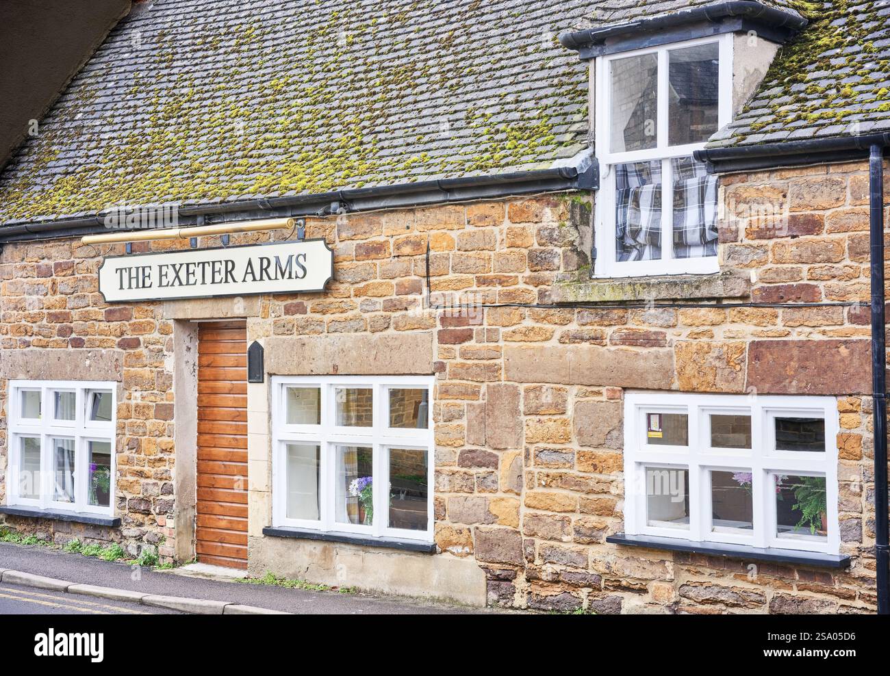 The Exeter Arms free house pub at the market town of Uppingham, England ...