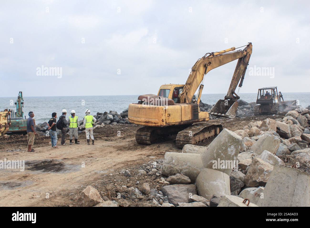 Wave energy dissipation hi-res stock photography and images - Alamy