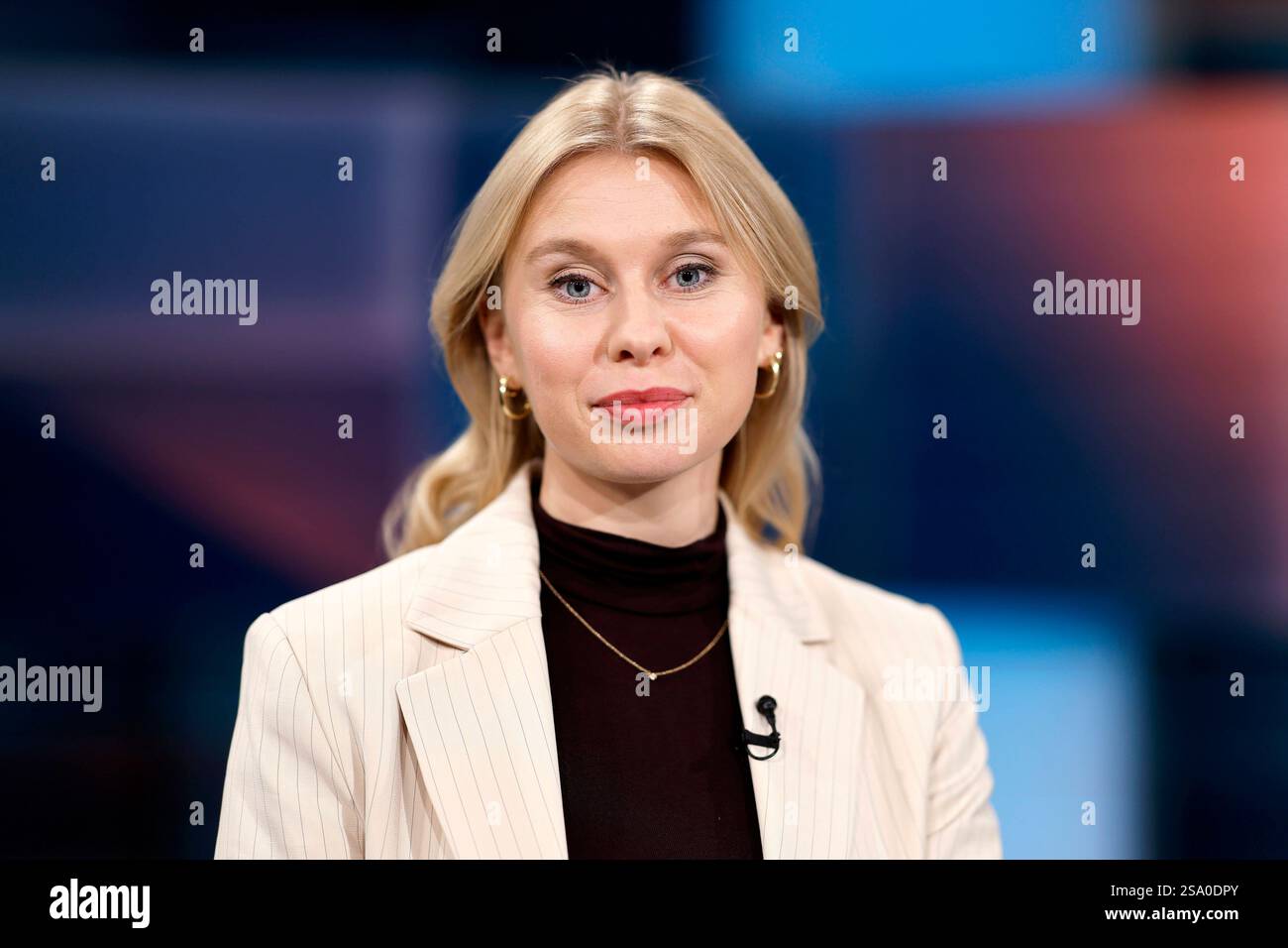 ARD-Reporterin Anne-Catherine Beck Börse im Ersten in der ARD-Talkshow ...